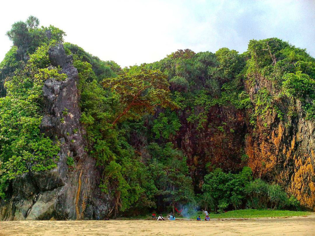 Pantai Goa Langir ?️ HTM, Rute, Foto & Ulasan Pengunjung