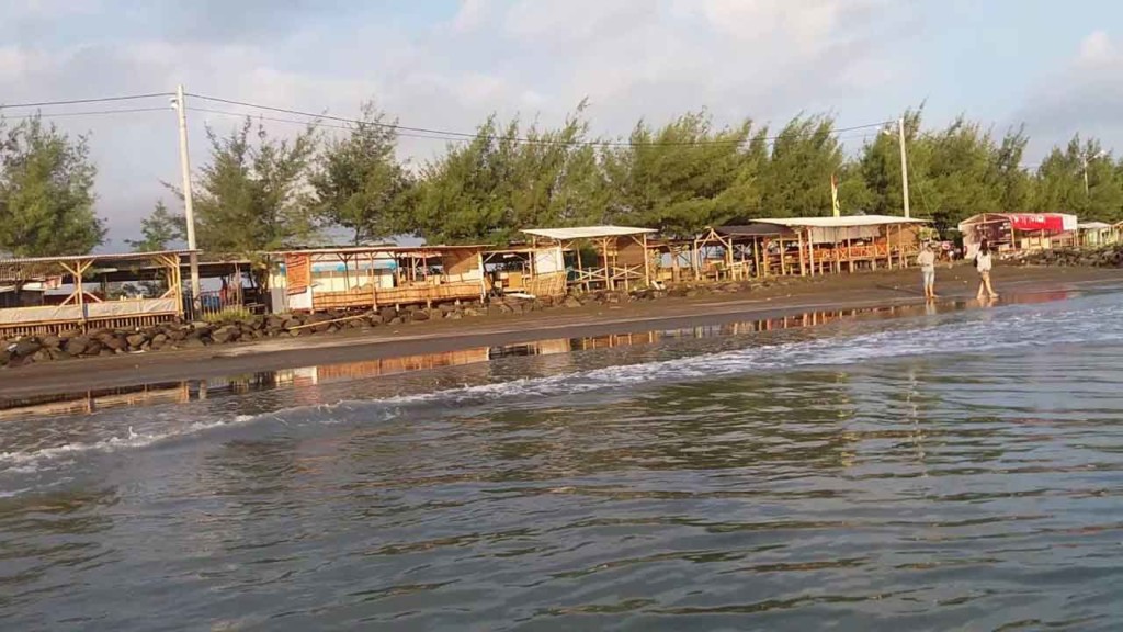 3 Rekomendasi Wisata Pantai 🏖️ di Tegal, Jawa Tengah