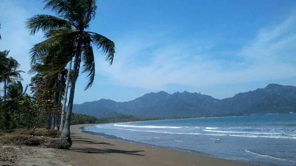 Pantai Mabak 🏖️ HTM, Rute, Foto & Ulasan Pengunjung