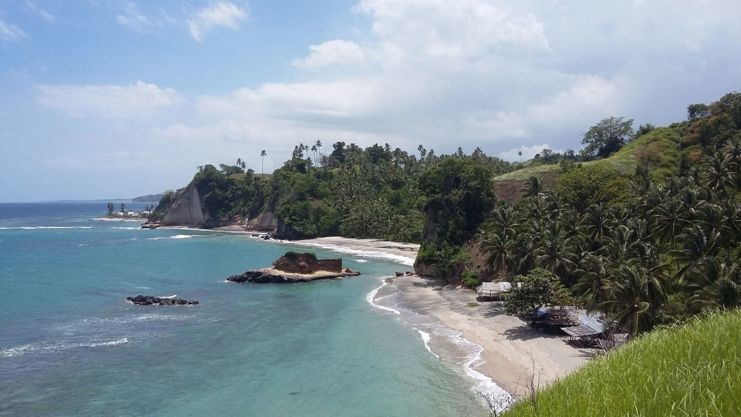 Pantai Suluban (Blue Point) 🏖️ HTM, Rute, Foto & Ulasannya