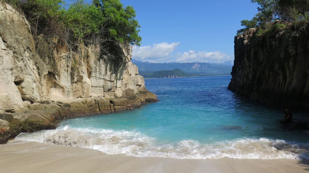 Pantai Goa Langir 🏖️ HTM, Rute, Foto & Ulasan Pengunjung