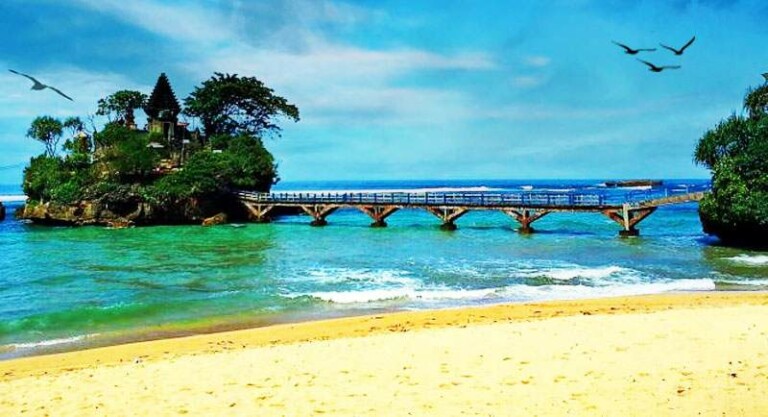 Pantai Balekambang ?️ HTM, Rute, Foto & Ulasan Pengunjung