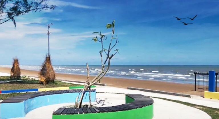 Pantai Manggar Segarasari ?️ HTM, Rute, Foto & Ulasannya